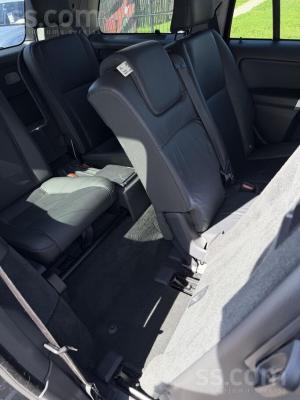 Black Volvo XC90 2014 in Ventspils, with an engine capacity of 2.40 L and mileage of 275 thousand km for 9990 €, photo 15 on AUTOMOTO.COM.LV