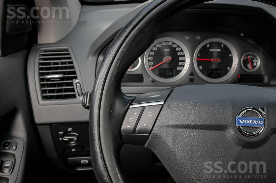 Melns Volvo XC90 2014 Tukums, ar dzinēja tilpumu 2.40 L un nobraukumu 217 tūkst. km par 13490 €, foto 16 vietnē AUTOMOTO.COM.LV