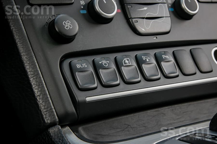 Melns Volvo XC90 2014 Tukums, ar dzinēja tilpumu 2.40 L un nobraukumu 217 tūkst. km par 13490 €, foto 21 vietnē AUTOMOTO.COM.LV