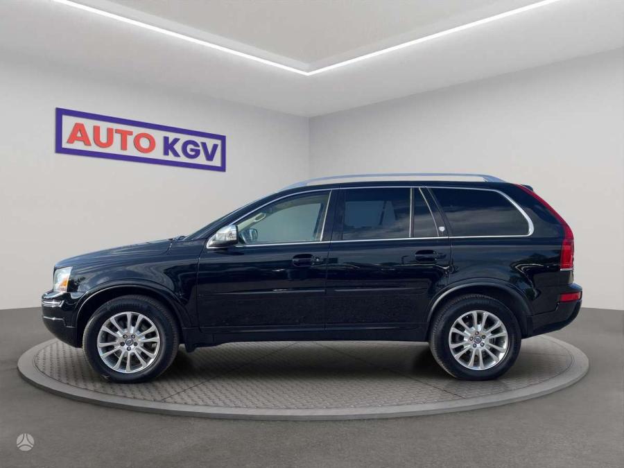 Black Volvo XC90 2014 in Vilnius, with an engine capacity of 3.20 L and mileage of 220 thousand km for 10999 €, photo 3 on AUTOMOTO.COM.LV