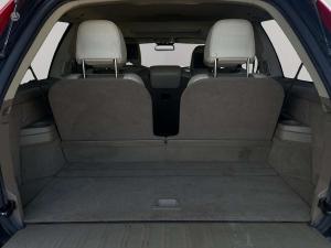 Black Volvo XC90 2014 in Vilnius, with an engine capacity of 3.20 L and mileage of 220 thousand km for 10999 €, photo 10 on AUTOMOTO.COM.LV