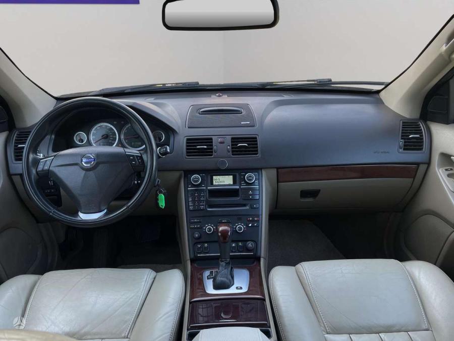 Black Volvo XC90 2014 in Vilnius, with an engine capacity of 3.20 L and mileage of 220 thousand km for 10999 €, photo 12 on AUTOMOTO.COM.LV
