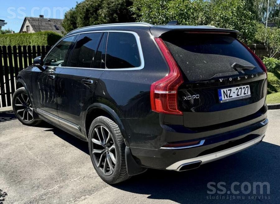 Melns Volvo XC90 2015 Jelgava, ar dzinēja tilpumu 2.00 L un nobraukumu 246 tūkst. km par 16000 €, foto 3 vietnē AUTOMOTO.COM.LV