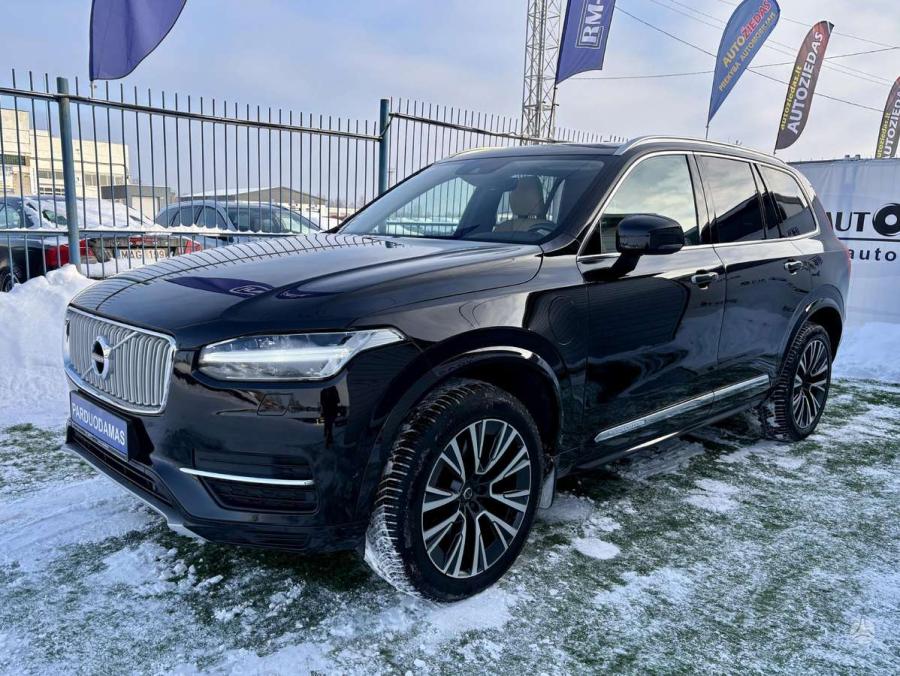 Black Volvo XC90 2015 in Panevezys, with an engine capacity of 1.97 L and mileage of 300 thousand km for 15900 €, photo 2 on AUTOMOTO.COM.LV