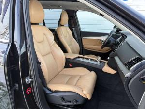 Black Volvo XC90 2015 in Panevezys, with an engine capacity of 1.97 L and mileage of 300 thousand km for 15900 €, photo 32 on AUTOMOTO.COM.LV