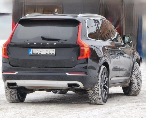 Black Volvo XC90 2015 in Vilnius, with an engine capacity of 2.00 L and mileage of 262 thousand km for 23600 €, photo 7 on AUTOMOTO.COM.LV