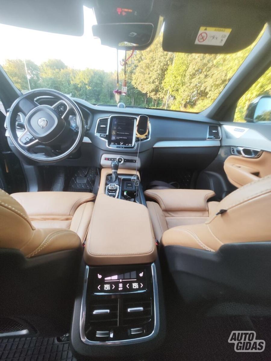 Black Volvo XC90 2015 in Vilnius, with an engine capacity of 2.00 L and mileage of 262 thousand km for 23600 €, photo 21 on AUTOMOTO.COM.LV