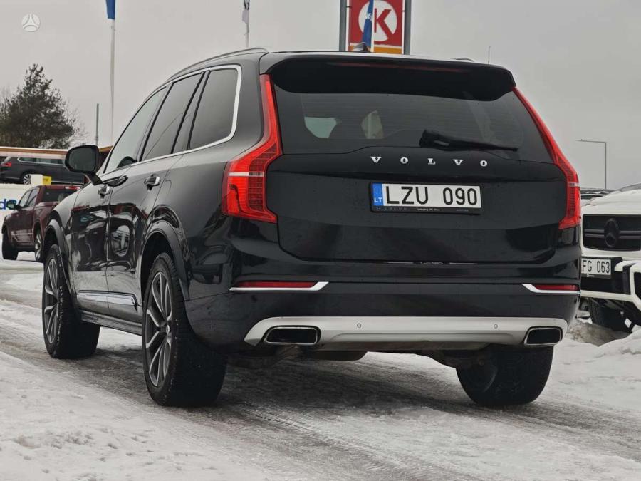 Black Volvo XC90 2015 in Vilnius, with an engine capacity of 1.97 L and mileage of 263 thousand km for 21500 €, photo 4 on AUTOMOTO.COM.LV