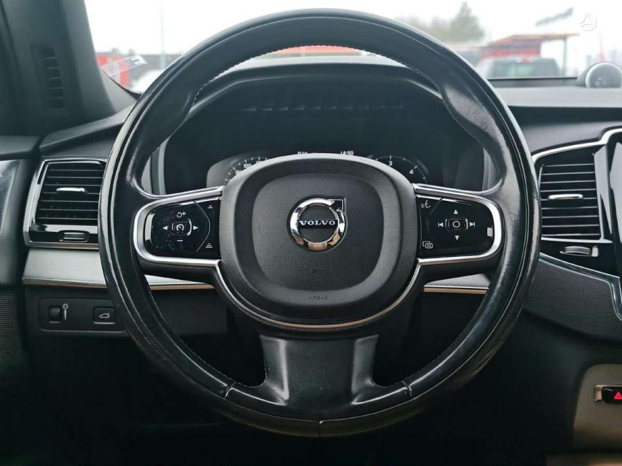 Black Volvo XC90 2015 in Vilnius, with an engine capacity of 1.97 L and mileage of 263 thousand km for 21500 €, photo 11 on AUTOMOTO.COM.LV