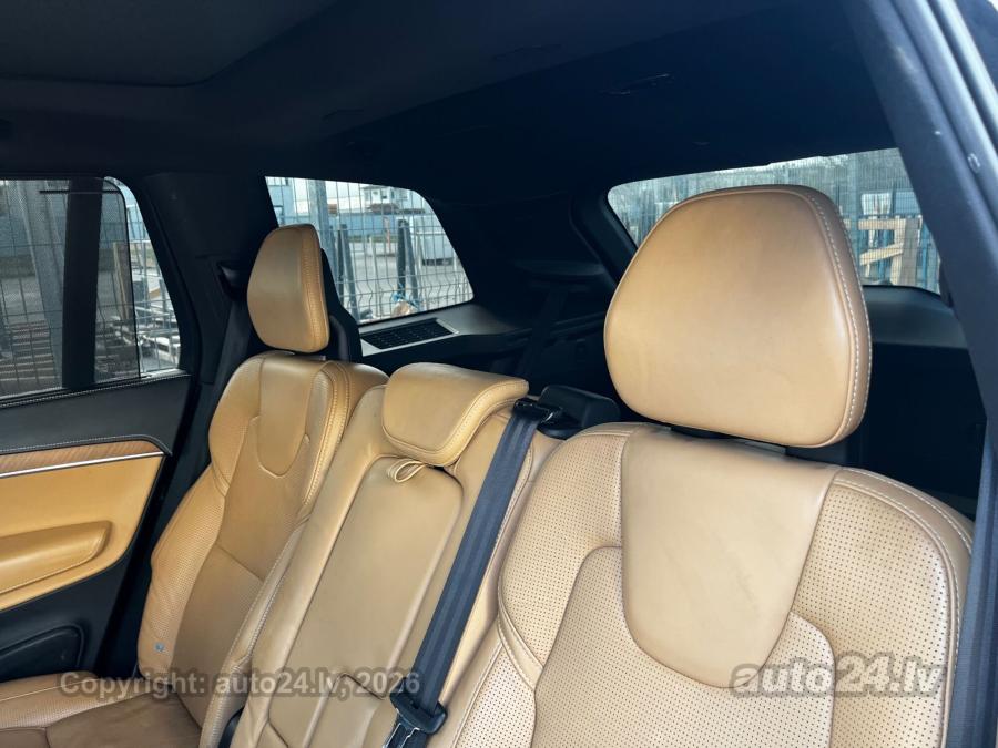 Melns Volvo XC90 2015 Tallina, ar dzinēja tilpumu 2.00 L un nobraukumu 280 tūkst. km par 31999 €, foto 16 vietnē AUTOMOTO.COM.LV
