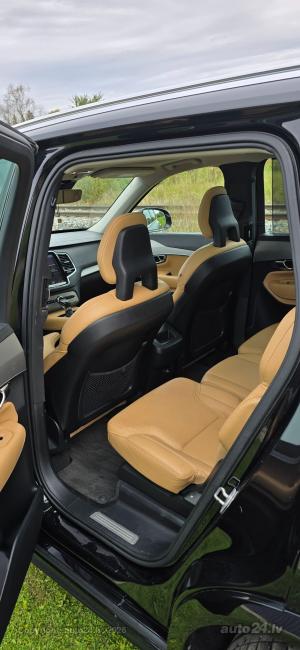 Melns Volvo XC90 2015 Tallina, ar dzinēja tilpumu 2.00 L un nobraukumu 305 tūkst. km par 24000 €, foto 12 vietnē AUTOMOTO.COM.LV