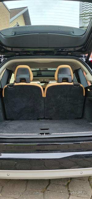 Melns Volvo XC90 2015 Tallina, ar dzinēja tilpumu 2.00 L un nobraukumu 305 tūkst. km par 24000 €, foto 16 vietnē AUTOMOTO.COM.LV