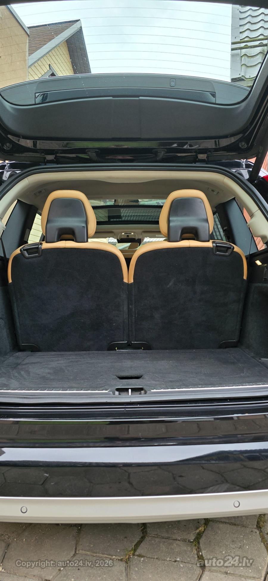 Melns Volvo XC90 2015 Tallina, ar dzinēja tilpumu 2.00 L un nobraukumu 305 tūkst. km par 24000 €, foto 16 vietnē AUTOMOTO.COM.LV