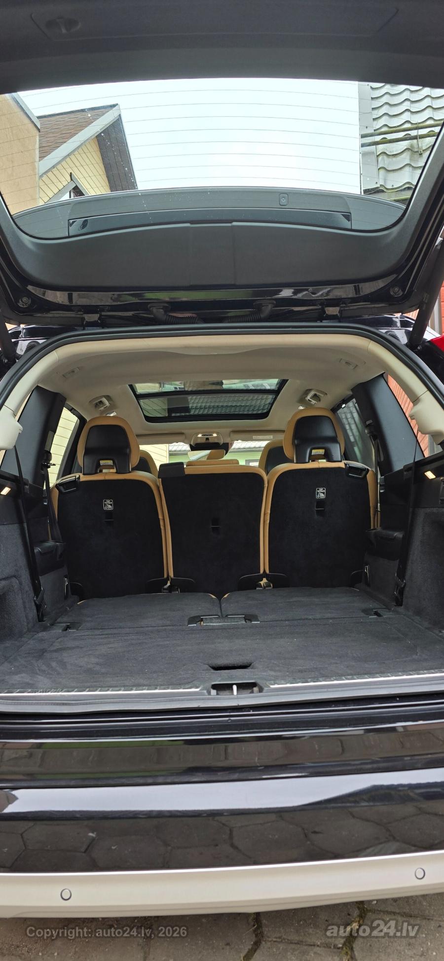 Melns Volvo XC90 2015 Tallina, ar dzinēja tilpumu 2.00 L un nobraukumu 305 tūkst. km par 24000 €, foto 17 vietnē AUTOMOTO.COM.LV