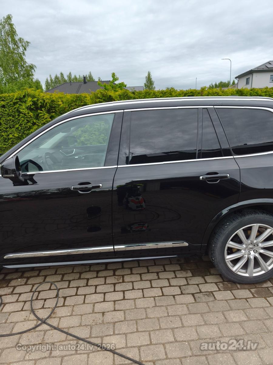 Black Volvo XC90 2015 in Tartu, with an engine capacity of 2.00 L and mileage of 220 thousand km for 19500 €, photo 3 on AUTOMOTO.COM.LV