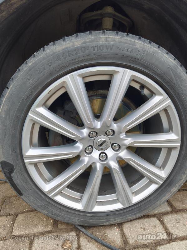 Black Volvo XC90 2015 in Tartu, with an engine capacity of 2.00 L and mileage of 220 thousand km for 19500 €, photo 9 on AUTOMOTO.COM.LV