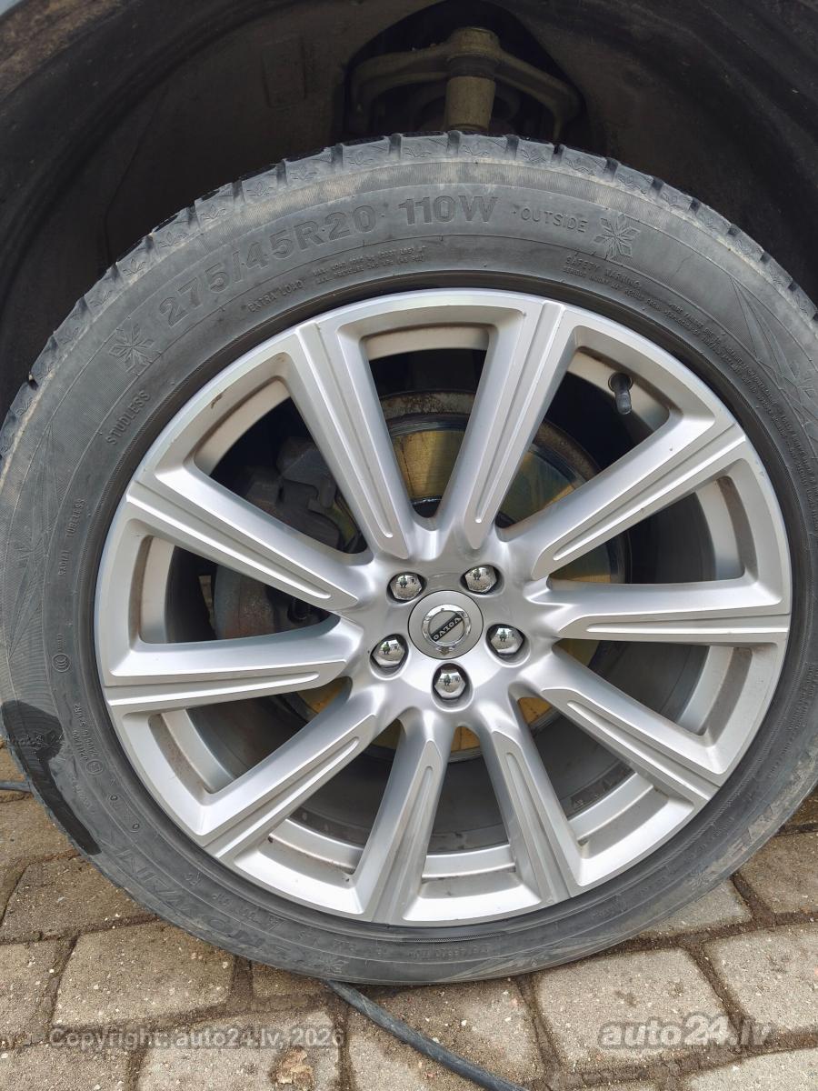 Black Volvo XC90 2015 in Tartu, with an engine capacity of 2.00 L and mileage of 220 thousand km for 19500 €, photo 10 on AUTOMOTO.COM.LV