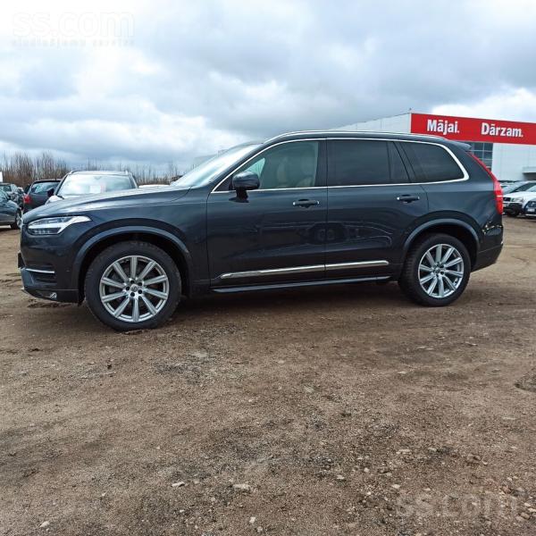 Melns Volvo XC90 2015 Daugavpils, ar dzinēja tilpumu 2.00 L un nobraukumu 0 tūkst. km par 22700 €, foto 4 vietnē AUTOMOTO.COM.LV