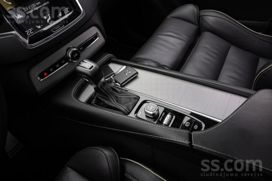 Melns Volvo XC90 2015 Jelgava, ar dzinēja tilpumu 2.00 L un nobraukumu 0 tūkst. km par 21950 €, foto 14 vietnē AUTOMOTO.COM.LV