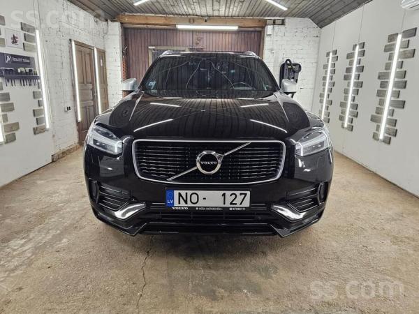 Black Volvo XC90 2015 in Jekabpils, with an engine capacity of 2.00 L and mileage of 450 thousand km for 14900 €, photo 4 on AUTOMOTO.COM.LV