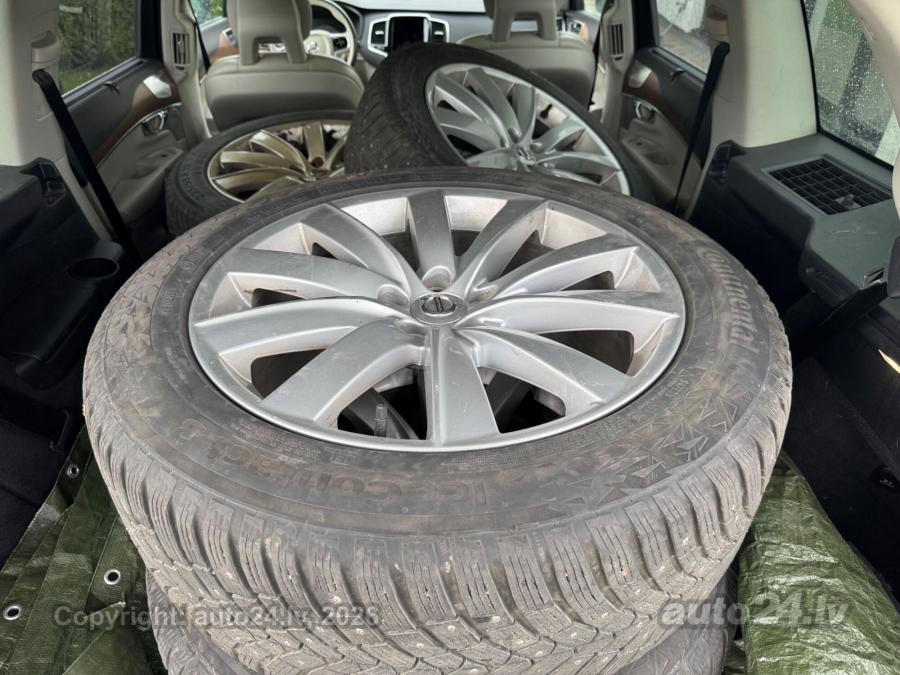 Black Volvo XC90 2015 in Tallinn, with an engine capacity of 2.00 L and mileage of 282 thousand km for 16400 €, photo 27 on AUTOMOTO.COM.LV