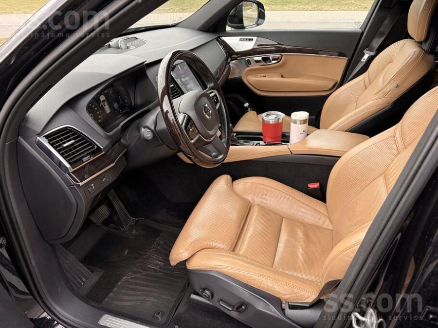 Black Volvo XC90 2015 in Riga, with an engine capacity of 2.00 L and mileage of 338 thousand km for 16000 €, photo 8 on AUTOMOTO.COM.LV