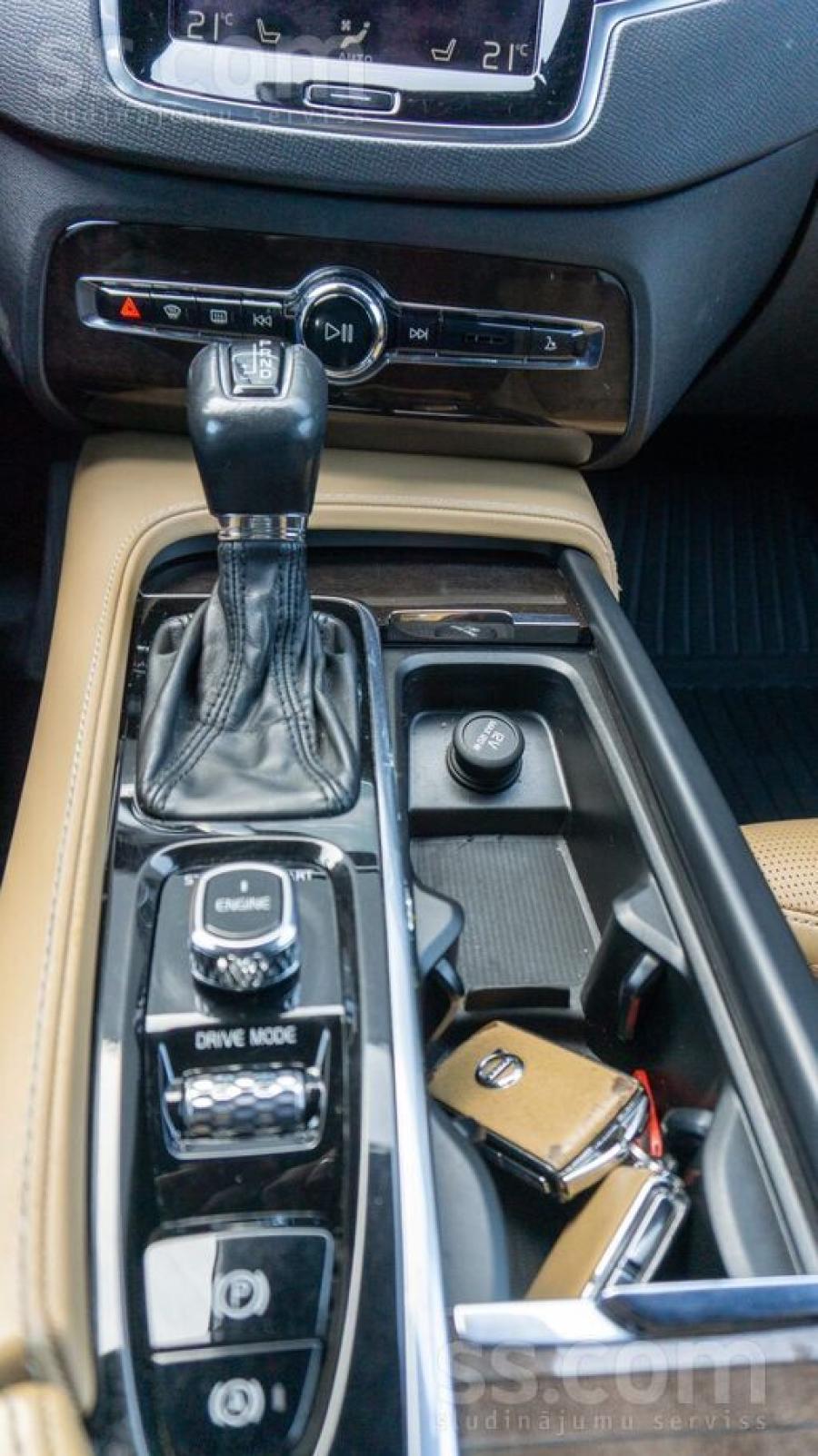Melns Volvo XC90 2015 Rīga, ar dzinēja tilpumu 2.00 L un nobraukumu 342 tūkst. km par 15590 €, foto 15 vietnē AUTOMOTO.COM.LV