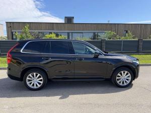 Black Volvo XC90 2015 in Siauliai, with an engine capacity of 1.97 L and mileage of 225 thousand km for 18250 €, photo 4 on AUTOMOTO.COM.LV