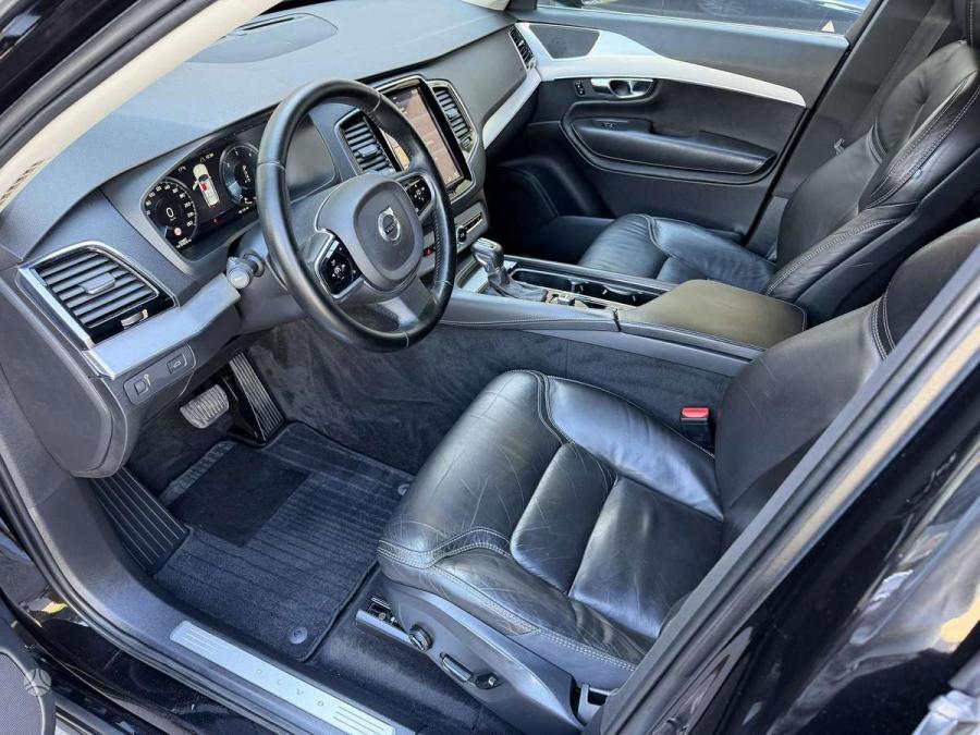 Black Volvo XC90 2015 in Siauliai, with an engine capacity of 1.97 L and mileage of 225 thousand km for 18250 €, photo 20 on AUTOMOTO.COM.LV