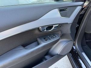 Black Volvo XC90 2015 in Siauliai, with an engine capacity of 1.97 L and mileage of 225 thousand km for 18250 €, photo 24 on AUTOMOTO.COM.LV