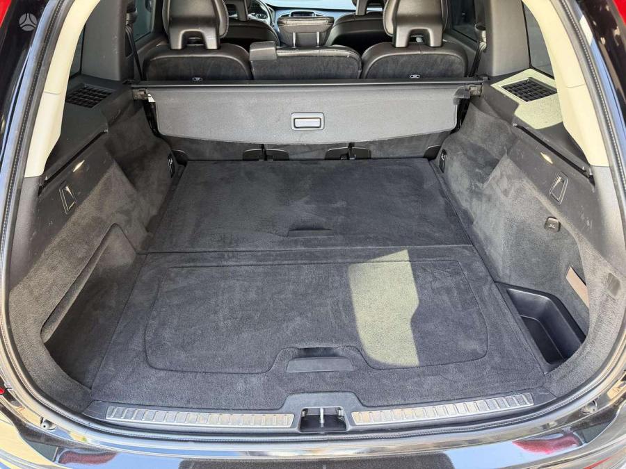 Black Volvo XC90 2015 in Siauliai, with an engine capacity of 1.97 L and mileage of 225 thousand km for 18250 €, photo 25 on AUTOMOTO.COM.LV