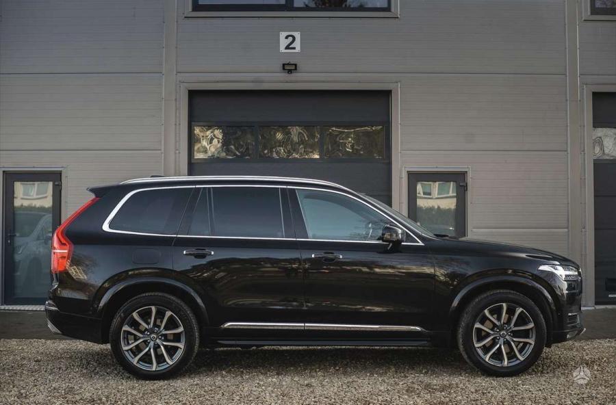 Black Volvo XC90 2015 in Kaunas, with an engine capacity of 1.97 L and mileage of 261 thousand km for 20500 €, photo 4 on AUTOMOTO.COM.LV