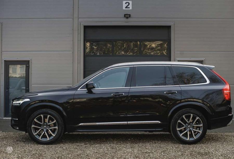 Black Volvo XC90 2015 in Kaunas, with an engine capacity of 1.97 L and mileage of 261 thousand km for 20500 €, photo 5 on AUTOMOTO.COM.LV