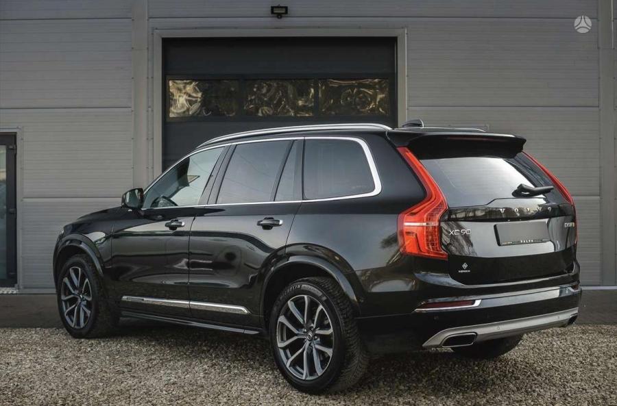 Black Volvo XC90 2015 in Kaunas, with an engine capacity of 1.97 L and mileage of 261 thousand km for 20500 €, photo 6 on AUTOMOTO.COM.LV