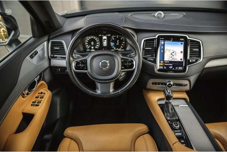 Black Volvo XC90 2015 in Kaunas, with an engine capacity of 1.97 L and mileage of 261 thousand km for 20500 €, photo 12 on AUTOMOTO.COM.LV