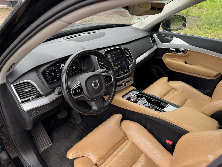 Melns Volvo XC90 2015 Alīta, ar dzinēja tilpumu 2.00 L un nobraukumu 312 tūkst. km par 15600 €, foto 8 vietnē AUTOMOTO.COM.LV