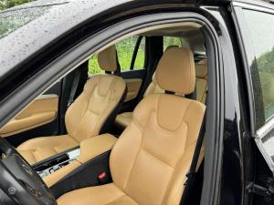 Melns Volvo XC90 2015 Alīta, ar dzinēja tilpumu 2.00 L un nobraukumu 312 tūkst. km par 15600 €, foto 9 vietnē AUTOMOTO.COM.LV