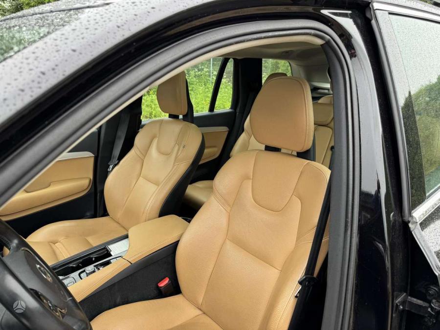 Melns Volvo XC90 2015 Alīta, ar dzinēja tilpumu 2.00 L un nobraukumu 312 tūkst. km par 15600 €, foto 9 vietnē AUTOMOTO.COM.LV