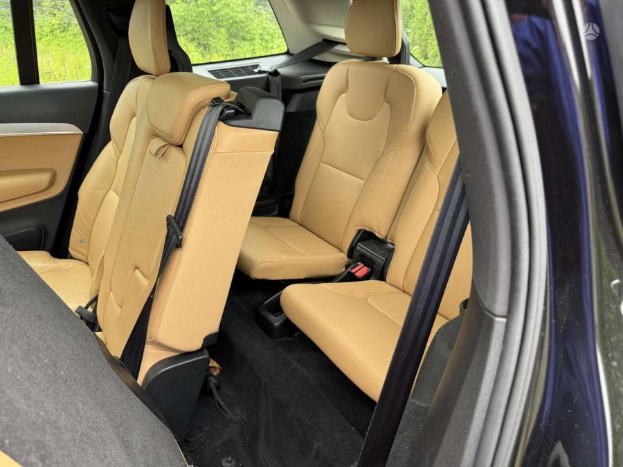 Melns Volvo XC90 2015 Alīta, ar dzinēja tilpumu 2.00 L un nobraukumu 312 tūkst. km par 15600 €, foto 12 vietnē AUTOMOTO.COM.LV