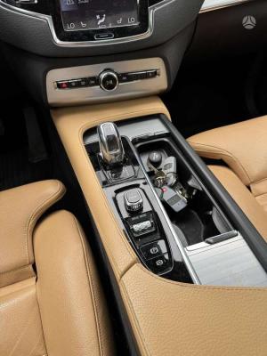 Melns Volvo XC90 2015 Alīta, ar dzinēja tilpumu 2.00 L un nobraukumu 312 tūkst. km par 15600 €, foto 19 vietnē AUTOMOTO.COM.LV