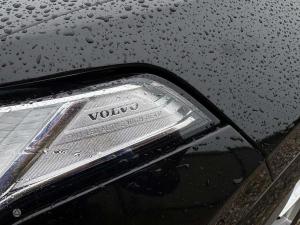 Melns Volvo XC90 2015 Alīta, ar dzinēja tilpumu 2.00 L un nobraukumu 312 tūkst. km par 15600 €, foto 26 vietnē AUTOMOTO.COM.LV