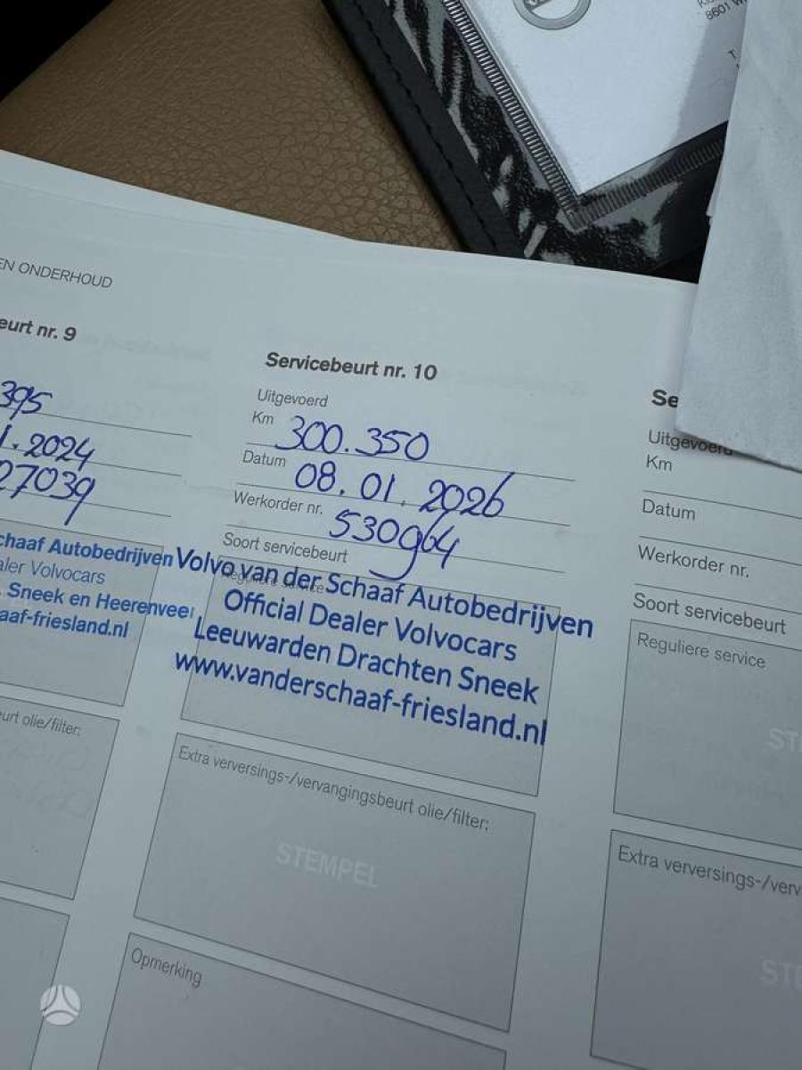 Melns Volvo XC90 2015 Alīta, ar dzinēja tilpumu 2.00 L un nobraukumu 312 tūkst. km par 15600 €, foto 35 vietnē AUTOMOTO.COM.LV