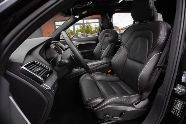 Melns Volvo XC90 2015 Jelgava, ar dzinēja tilpumu 2.00 L un nobraukumu 235 tūkst. km par 21950 €, foto 10 vietnē AUTOMOTO.COM.LV