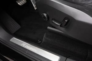 Melns Volvo XC90 2015 Jelgava, ar dzinēja tilpumu 2.00 L un nobraukumu 235 tūkst. km par 21950 €, foto 13 vietnē AUTOMOTO.COM.LV