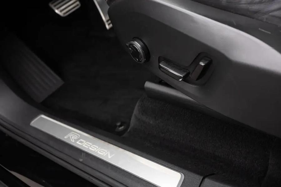 Melns Volvo XC90 2015 Jelgava, ar dzinēja tilpumu 2.00 L un nobraukumu 235 tūkst. km par 21950 €, foto 13 vietnē AUTOMOTO.COM.LV