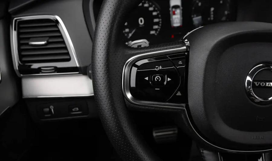 Melns Volvo XC90 2015 Jelgava, ar dzinēja tilpumu 2.00 L un nobraukumu 235 tūkst. km par 21950 €, foto 22 vietnē AUTOMOTO.COM.LV