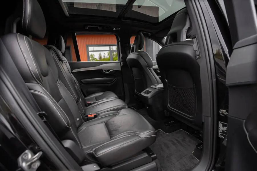 Melns Volvo XC90 2015 Jelgava, ar dzinēja tilpumu 2.00 L un nobraukumu 235 tūkst. km par 21950 €, foto 26 vietnē AUTOMOTO.COM.LV