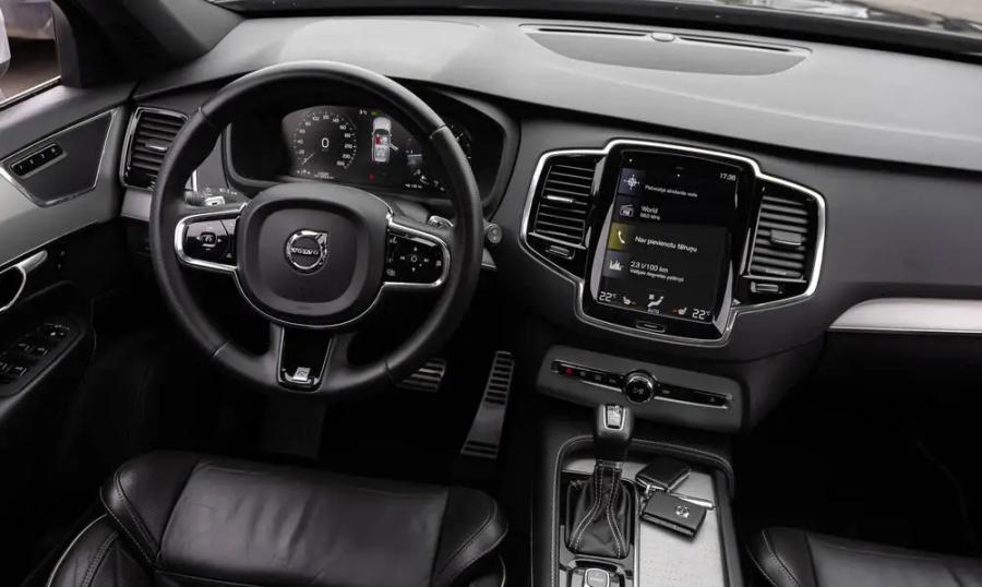 Melns Volvo XC90 2015 Jelgava, ar dzinēja tilpumu 2.00 L un nobraukumu 235 tūkst. km par 21950 €, foto 29 vietnē AUTOMOTO.COM.LV