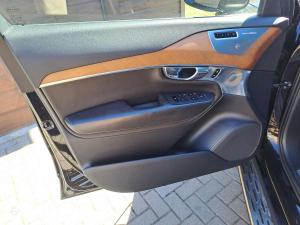 Melns Volvo XC90 2015 Klaipėda, ar dzinēja tilpumu 1.97 L un nobraukumu 258 tūkst. km par 20500 €, foto 15 vietnē AUTOMOTO.COM.LV