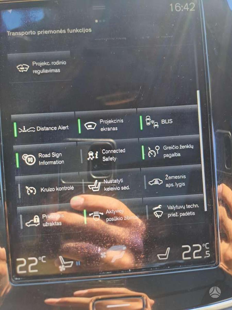 Melns Volvo XC90 2015 Klaipėda, ar dzinēja tilpumu 1.97 L un nobraukumu 258 tūkst. km par 20500 €, foto 20 vietnē AUTOMOTO.COM.LV
